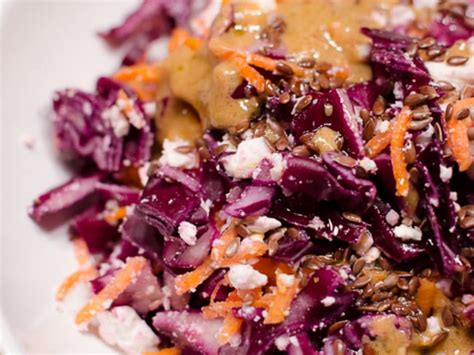 Salade De Chou Rouge Aux Carottes Et à La Feta
