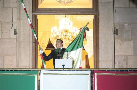 Encabeza Gallardo Tradicional Grito De Independencia El Heraldo De