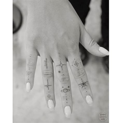 Finger Ornaments