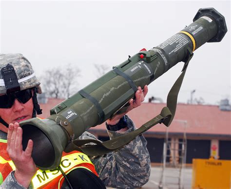 M136 Light Anti Armor Weapon At4 Man Portable Disposable Anti Armor Rocket Launcher