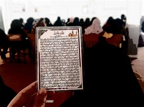 کلیپ مراسم هیئت هفتگی در مدرسه علمیه ریحانة النبی ساراک خبرگزاری حوزه