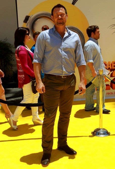 Move Over Jon Hamm Theres A New Bulge In Town Male Celebrities