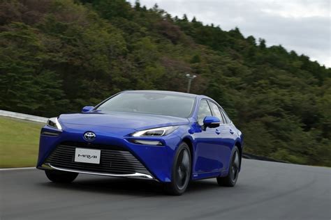 TOYOTA Mirai Specs Performance Photos 2021 2022 2023 2024 2025