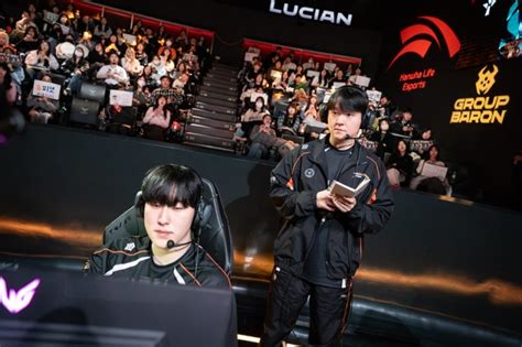 장거리 공격에 당한 전차 군단