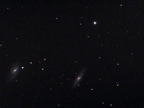 いっぽ空を見上げよう on Twitter 宇宙美術館M8182 おおぐま座には2つの銀河が並んで見える場所があります渦巻銀河の