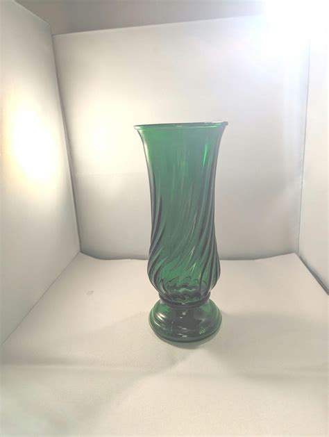 Stamped Inarco Usa 9 12 Emerald Green Glass Vase Spiraling Swirl