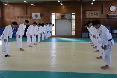 栃木県警察採用チーム 【警察官・警察行政職員募集！】 令和6年度第2回警察官採用試験申込み受付中！！ 警察行政職員と特別区分〔武道指導