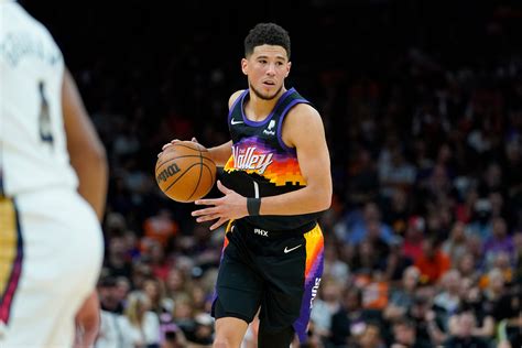 Suns’ Devin Booker leaves Game 2 with hamstring injury as Pelicans win ...