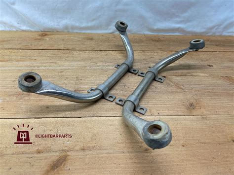 Code 3 Force 4 Xl Lightbar Pair Of Fixed Mounting Legs