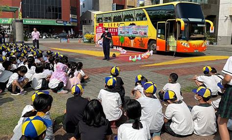 小小公車族養成班 公車禮貌新文化 新營學童上課啦 中華日報 LINE TODAY