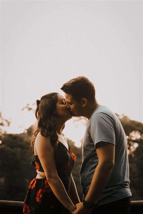 Download Couple Kissing Lips Wallpaper Wallpaper