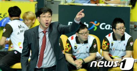 김세진 감독 저쪽으로 공을 보내야지