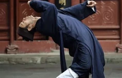 为什么武术要重视腰部练习看完之后恍然大悟 话武术 武术文化 散打王赛事官网
