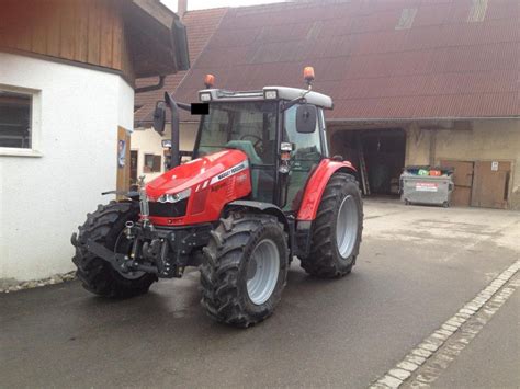 Massey Ferguson 5440 Traktor - technikboerse.com