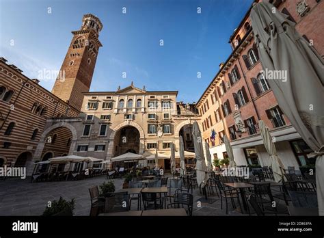 Verona Piazza Dei Signori También Conocida Como Piazza Dante Plaza En