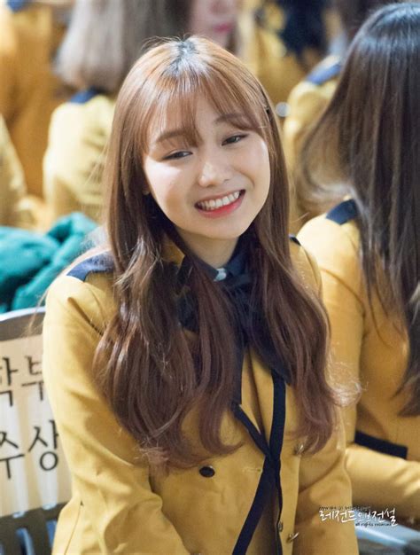 [러블리즈] 졸업 7년만에 교복을 꺼내 입은 류수정