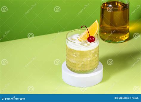 Whiskey Sour Alcool Cocktail Avec Bourbon Jus De Citron Oeuf Blanc Et