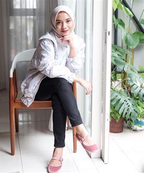 9 Potret Enno Lerian Mantan Artis Cilik Yang Sudah Jadi Ibu