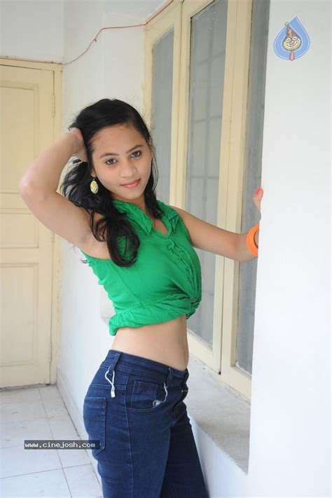 Aasha Hot Stills Photo 51 Of 62