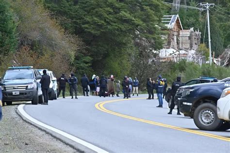 Fuerzas Federales Desalojan Villa Mascardi Y Detienen A Mujeres