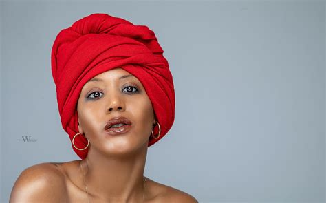 Meet Its Ya Girl Chelly Bold Journey Magazine