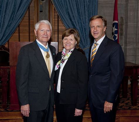 Medal Of Honor Recipient Meets With Justice Lee Gov Haslam