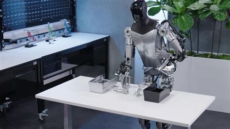 Tesla S Optimus Robot Fuses Self Driving Tech With Mind Blowing Humanlike Capabilities Cyberguy