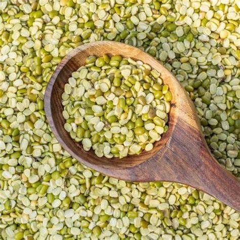 Green And White Organic Moong Chilka Dal Pan India High In Protein At