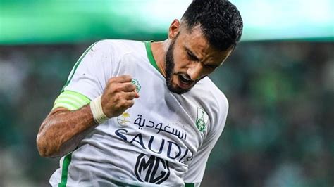 بعد هبوط أهلي جدة عمر السومة معروض على الزمالك