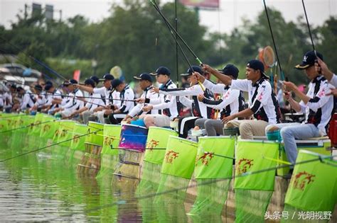 全國200名垂釣高手齊聚安徽銅陵 從白天到夜晚釣魚爭霸 場面壯觀 每日頭條