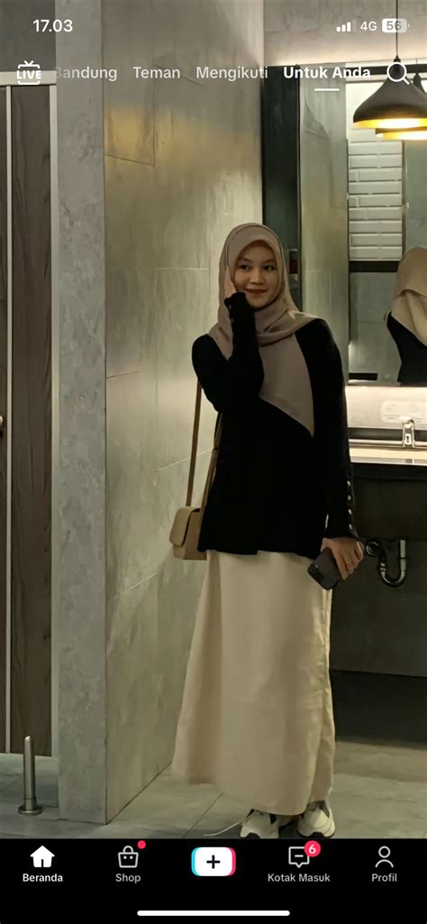 Pin oleh Sarah Gradi di summer fit | Model pakaian hijab, Gaya model ...