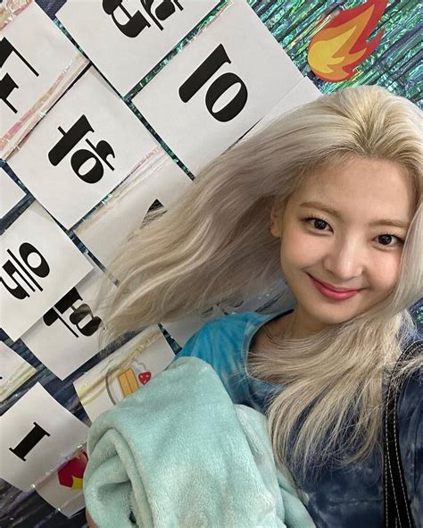 230804 Itzy Lia Instagram Update Kpopping