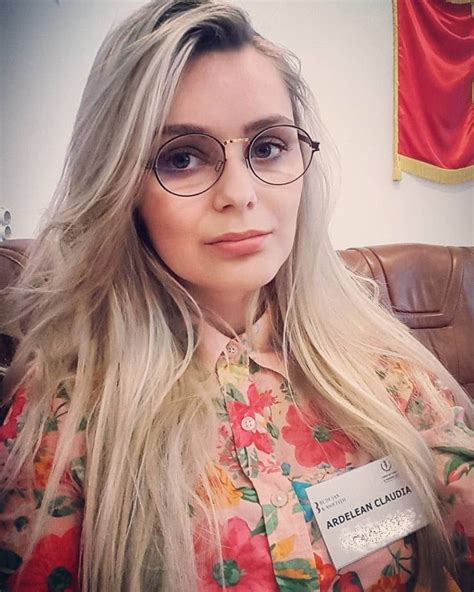 Former Model Gets A Job At A Hospital Internet Trolls Say Its Only