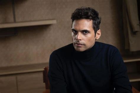 Έρωτας Φυγάς Ο ρόλος του Φάνη Παράσχου ανιψιού του Στέφανου