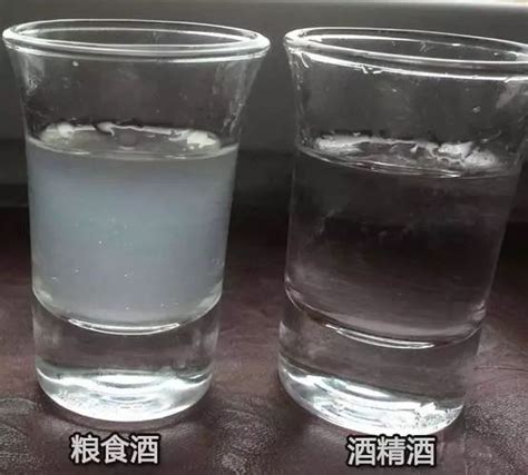 白酒浑浊不一定是质量问题看看你家存的酒是否也这样