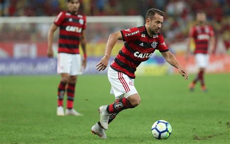 ATUAÇÕES Éverton Ribeiro tem atuação de gala em triunfo do Fla Lance