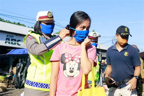 Polisi Bubarkan Kerumunan Di 190 Lokasi Wilayah Bali ANTARA News