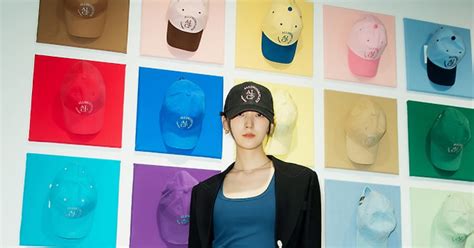 포토 모델 강나연 볼캡에 최적화된 비율