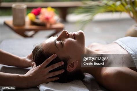 Cranial Massage Photos And Premium High Res Pictures Getty Images
