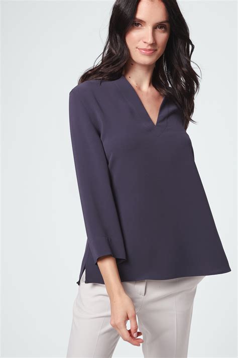 Crêpe Blouse In Navy In The Windsor Online Shop
