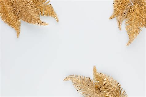 파란색 배경에 손바닥 금박 팜 리프 플랫 레이 및 상단 보기 0명에 대한 스톡 사진 및 기타 이미지 0명 공휴일 금색