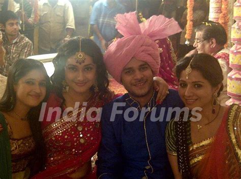 Jay Soni Neha Narang Ragini Khanna And Ridheema Tiwari On The Sets Of