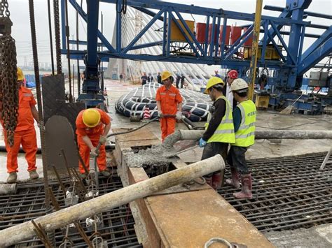 东莞市首座矮塔斜拉桥——槎马特大桥主跨成功合龙 哔哩哔哩