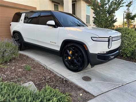 Gen1 Darkout Package R Rivian