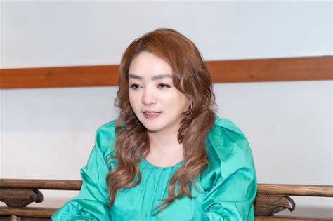 獨家／重摔2次送醫！50歲凌威威驚罹「不治之症」 恐截肢洗腎慘況曝