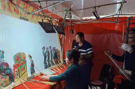 围场满族蒙古族自治县人民政府 乡镇动态 “双争”我接力 实事解民忧 第12期：黄土坎乡开展“送戏下乡”活动