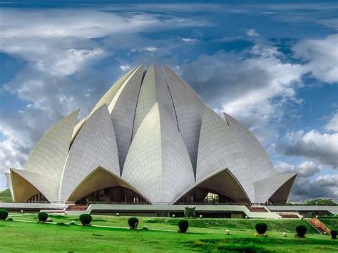 Lotus Temple Delhi Entry Fee Visit Timings Nearest Metro Station
