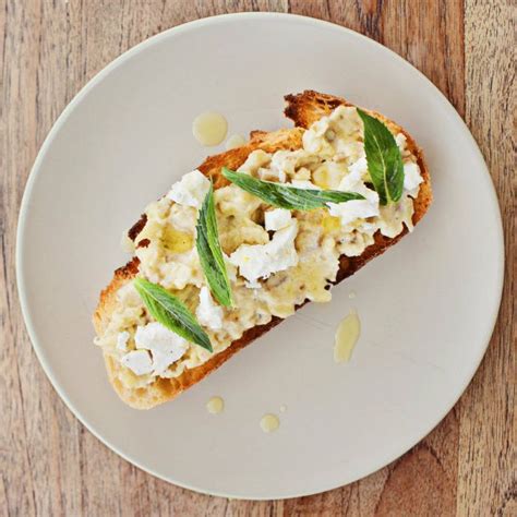 Smokey Eggplant With Feta On Toast Vegetarian Recipes Feta Grilled Lamb