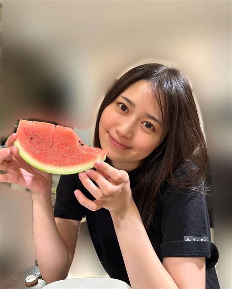 浅野杏奈さんのインスタグラム写真 浅野杏奈instagram「お風呂上がりのスイカは最高です」6月20日 19時23分 This