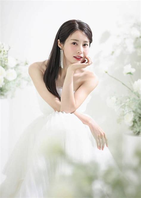 단독 탈북 미녀배우 김아라 훈남 연인과 10월 28일 결혼